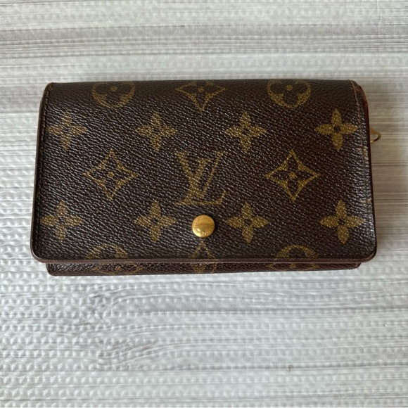 Louis Vuitton | Bags | Authentic Louis Vuitton Compact Wallet Monogram ...